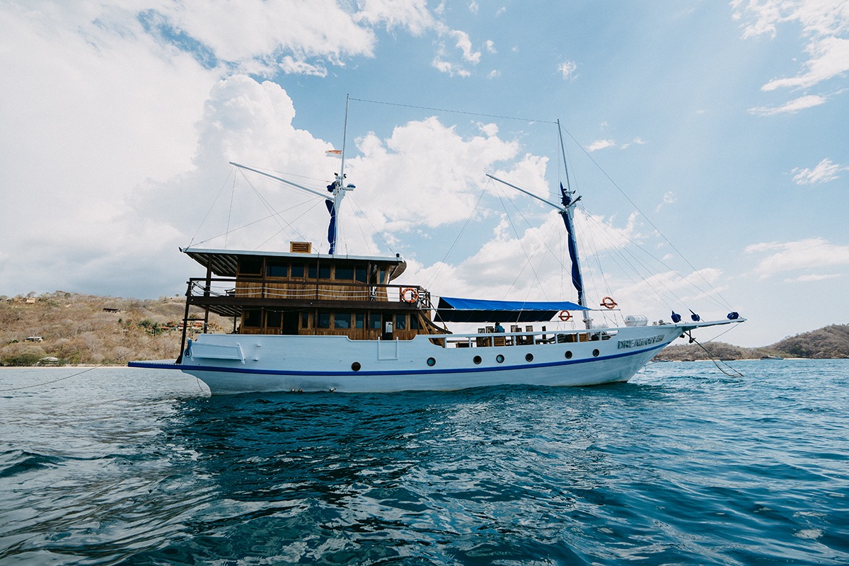 Dream Ocean Deluxe Phinisi Boat