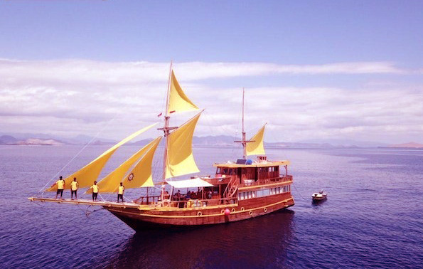 NK Jaya Deluxe Phinisi Boat - Komodo Tour Boat